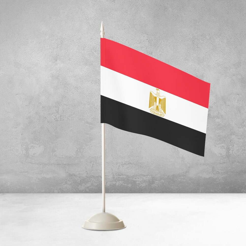 Настольный флаг Египта на пластиковой белой подставке