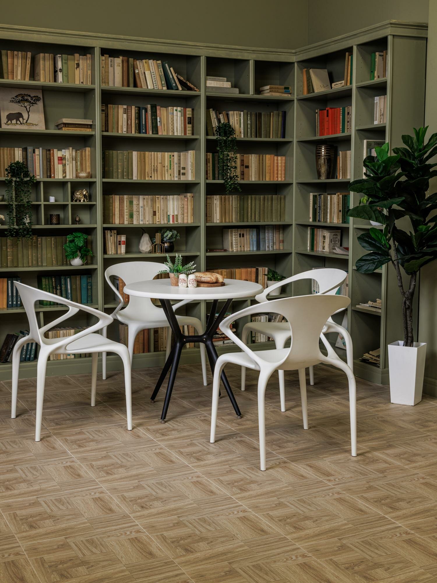 Комплект садовой мебели: черно-белый стол TOM + 4 белых стула MAY