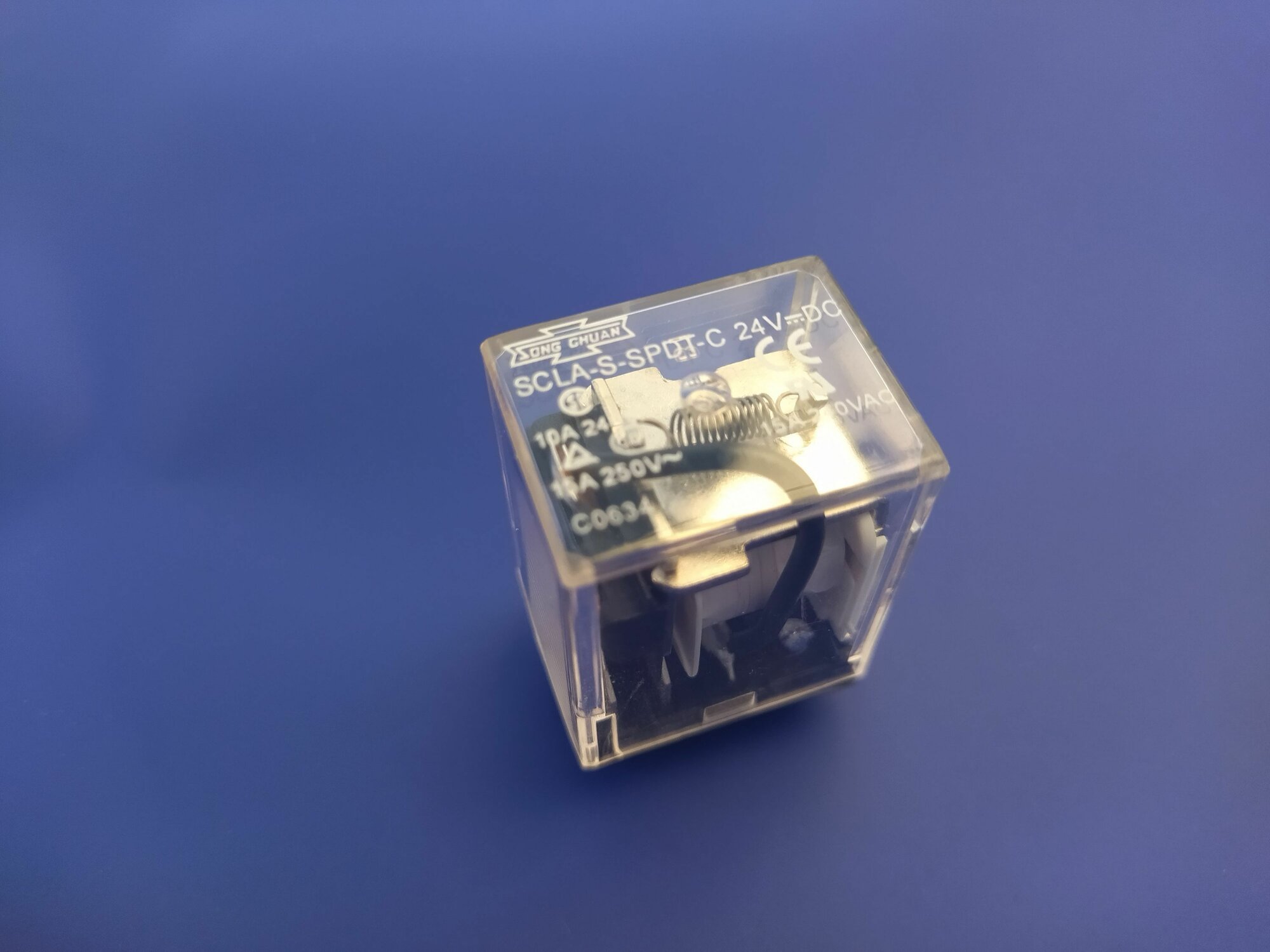 Электромагнитное промежуточное реле в колодку SCLA-S-SPDT-C 24VDC SONGCHUAN, SPDT, 15А 240VAC/28VDC, 0.9W