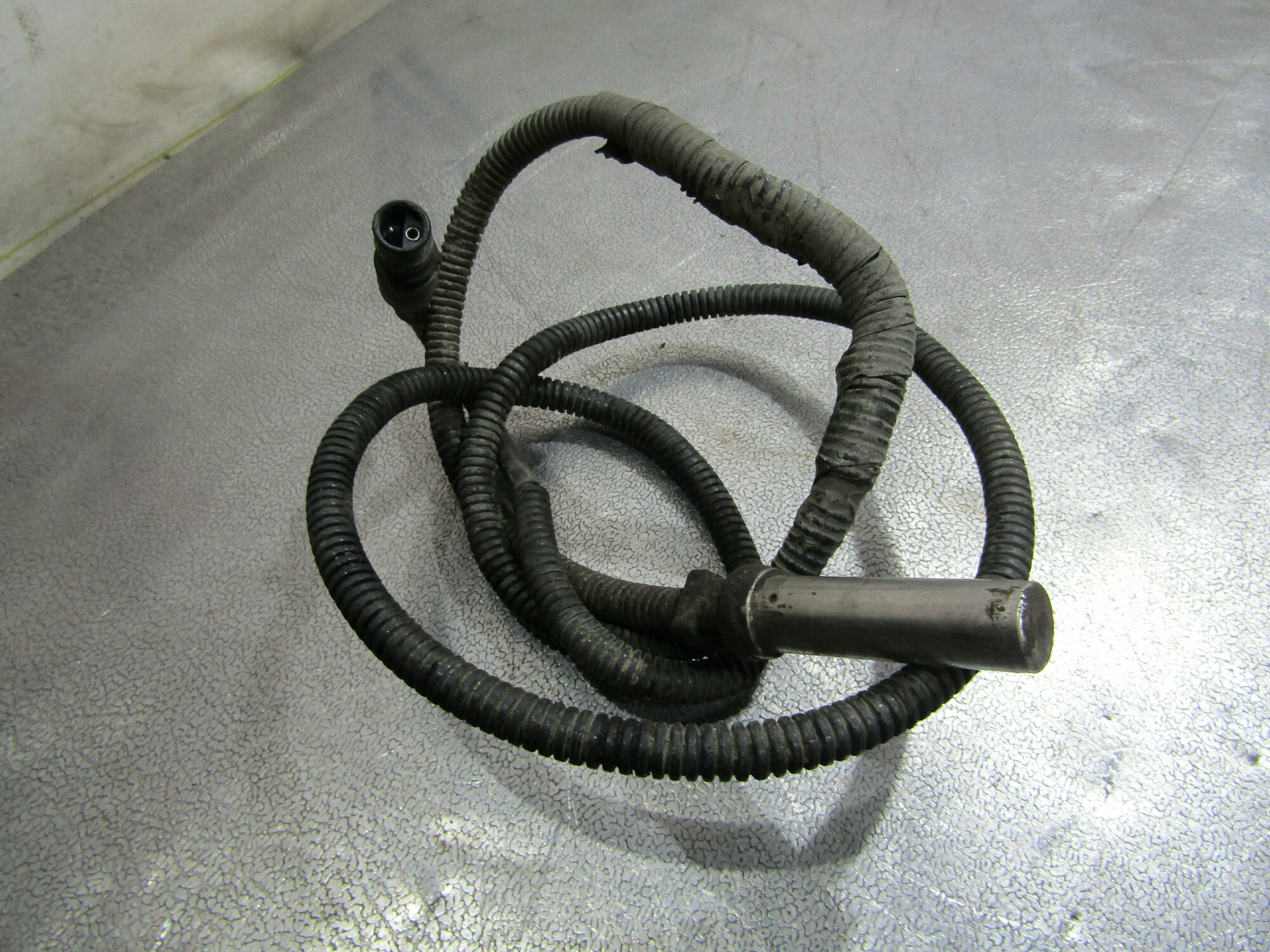 Датчик ABS Scania P, R, G