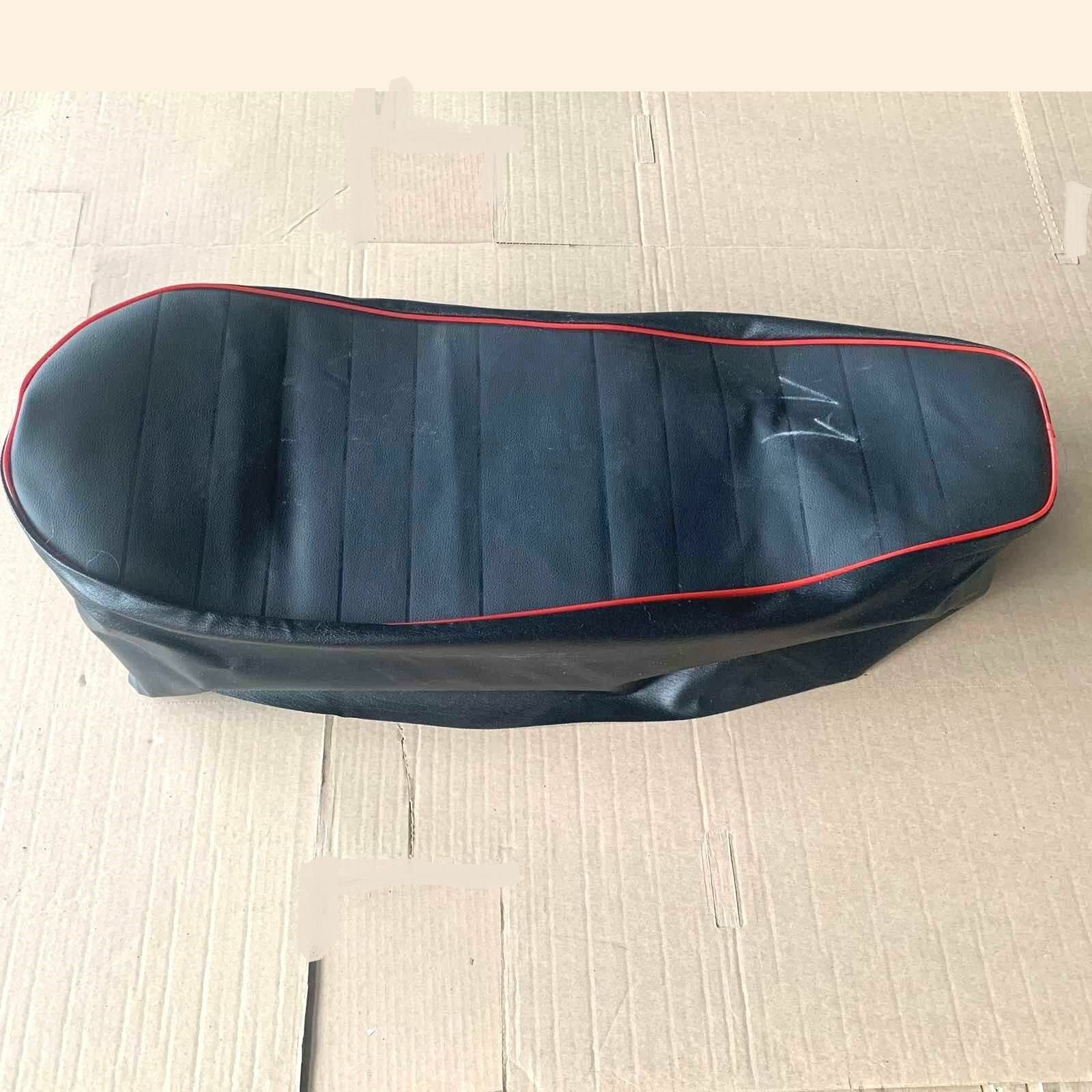 Чехол сиденья для мотоцикла Иж Планета 4, Иж Юпитер 4 с красным кантом на поролоне (Россия)