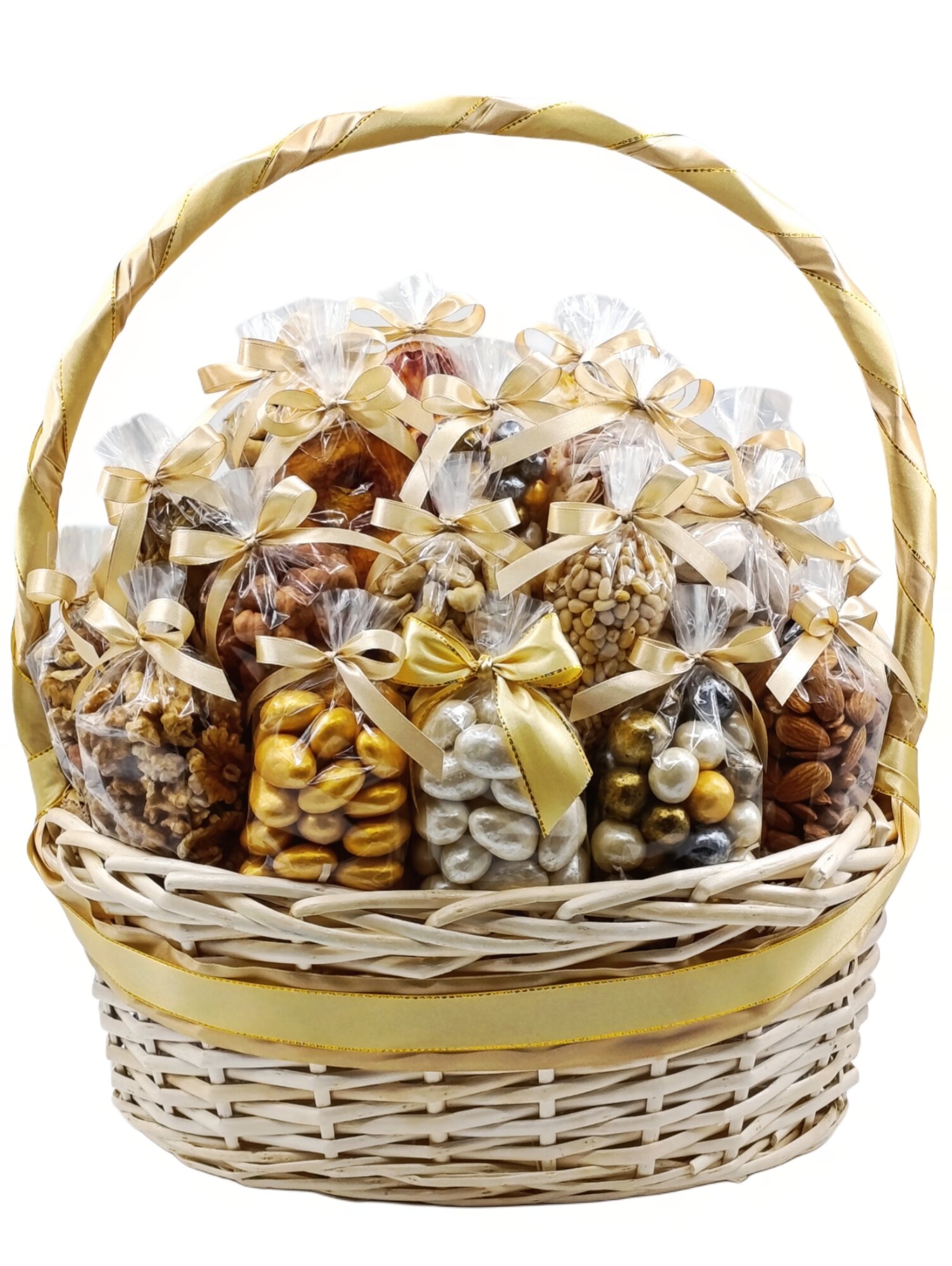Подарочная корзина "Камелия", с орехами и сухофруктами, в золотом цвете, 3.5 кг