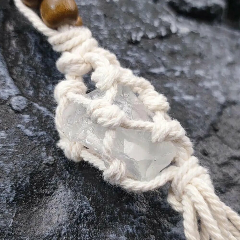 Декоративный аксессуар с минералами для интерьера, подвеска из природного белого кварца 37.00x2.50x2.50см