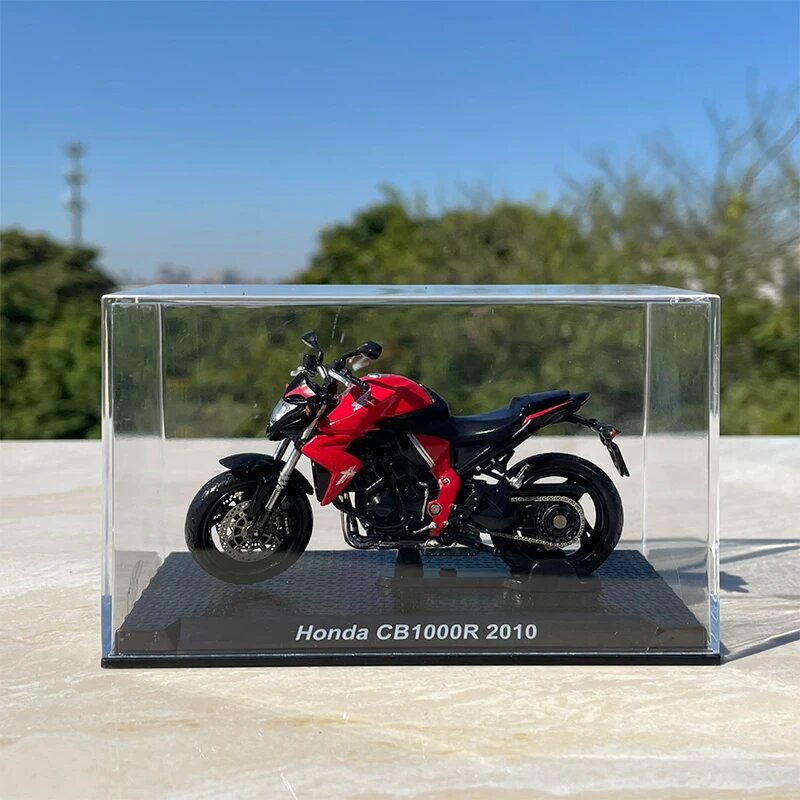 Модель мотоцикла Maisto Honda CB1000R 2010 1:24