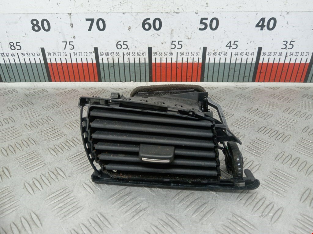 Дефлектор обдува салона Audi A6 C7 4G2820901 арт. 2262092