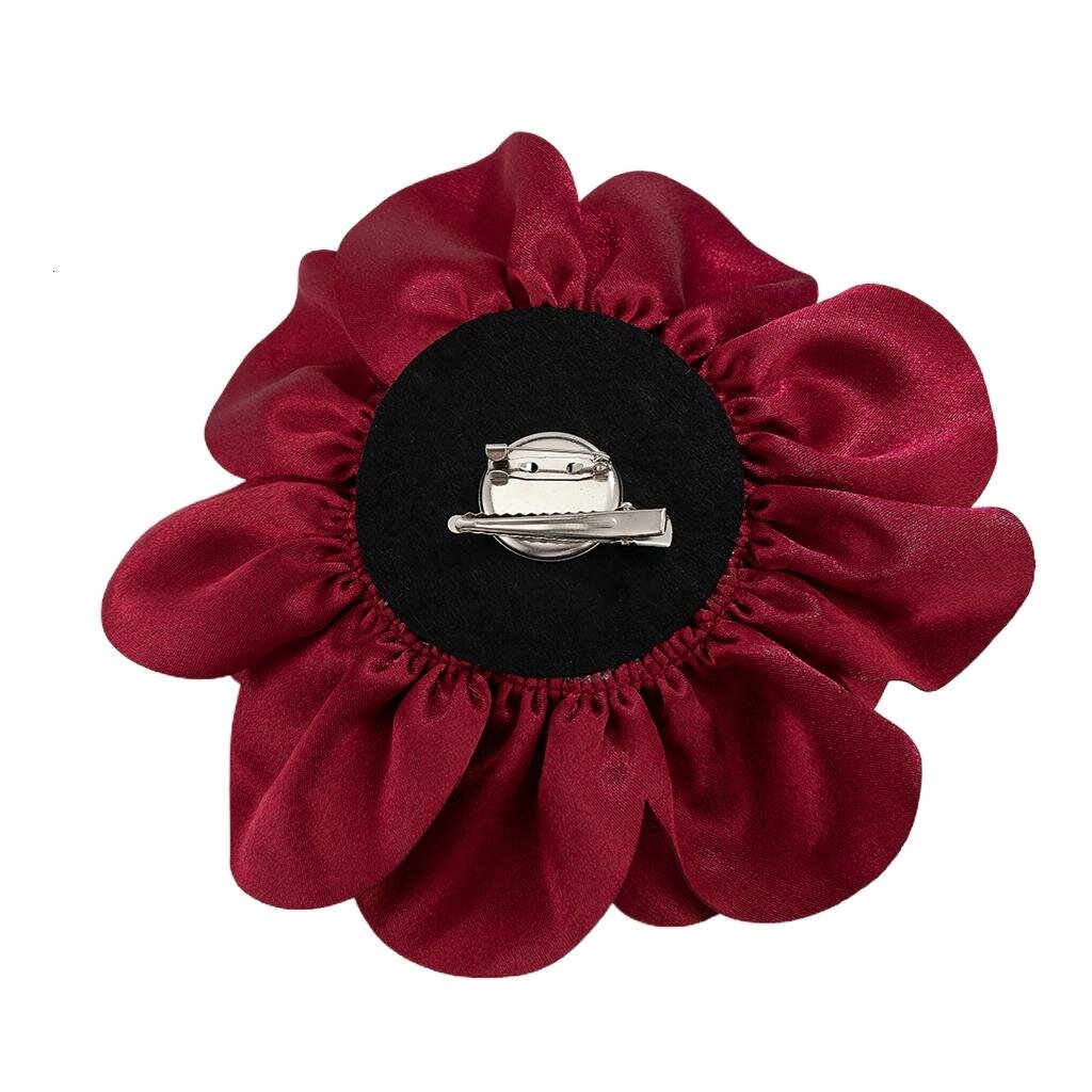 Розовый бутоньерка, Красное вино