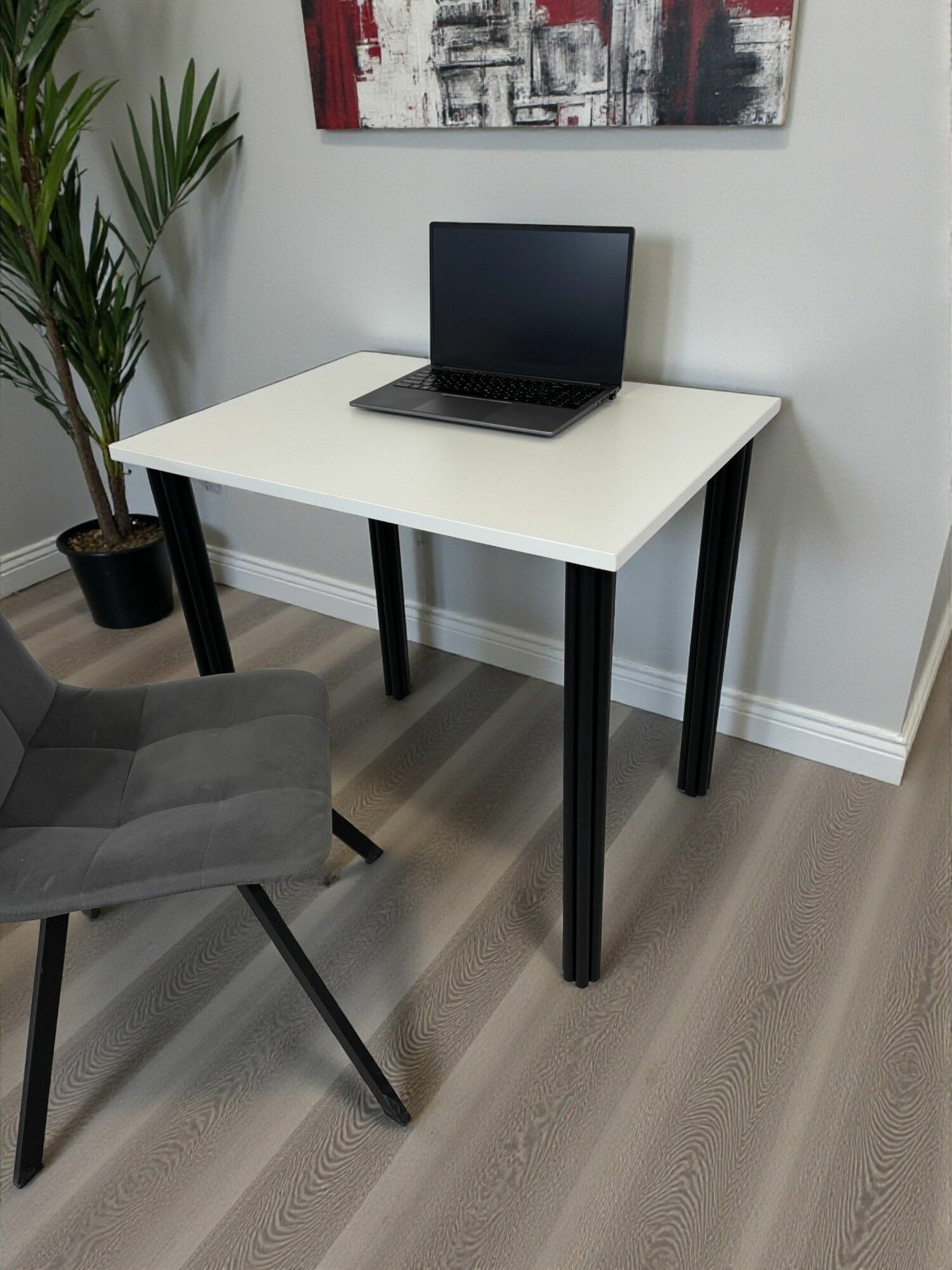 Стол дизайнерский письменный/ цвет столешницы Белый, 80*60 см. Ножки черные.