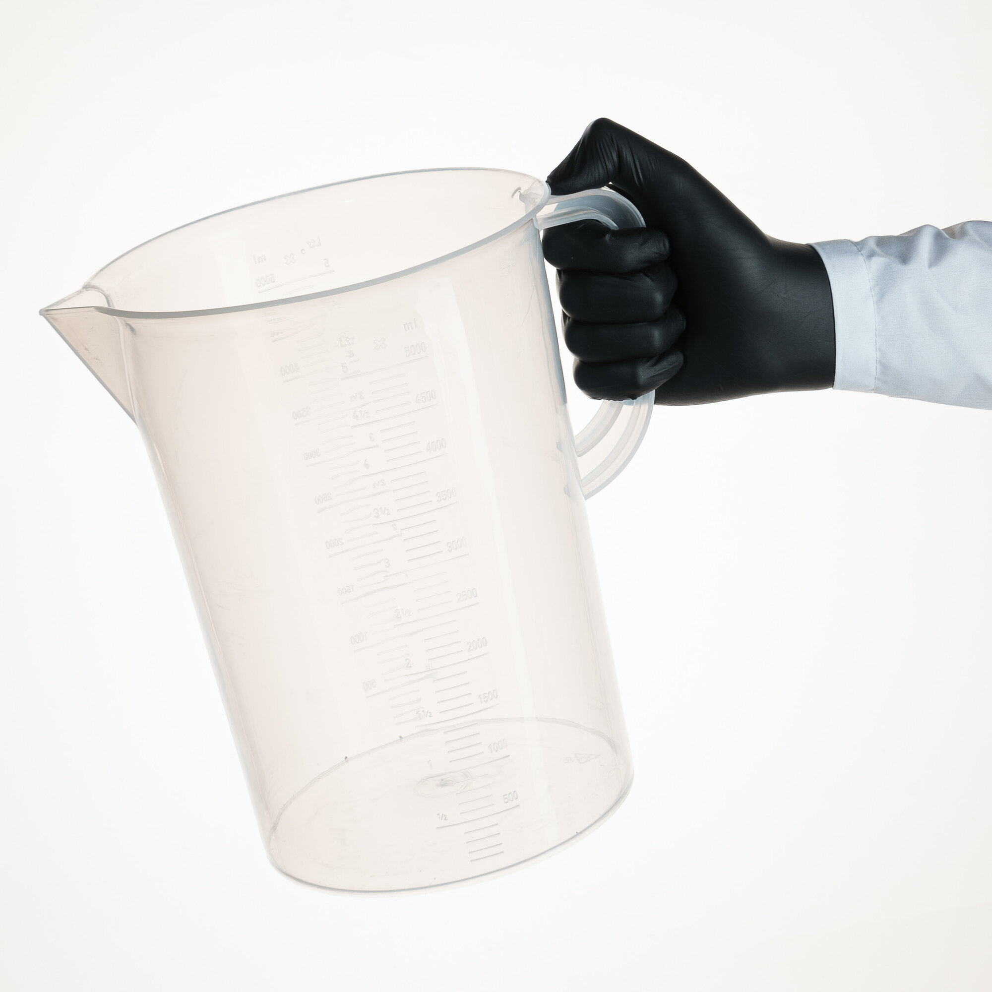 Пластиковый мерный стакан объёмом 5 литров с ручкой для удобного измерения жидкостей
