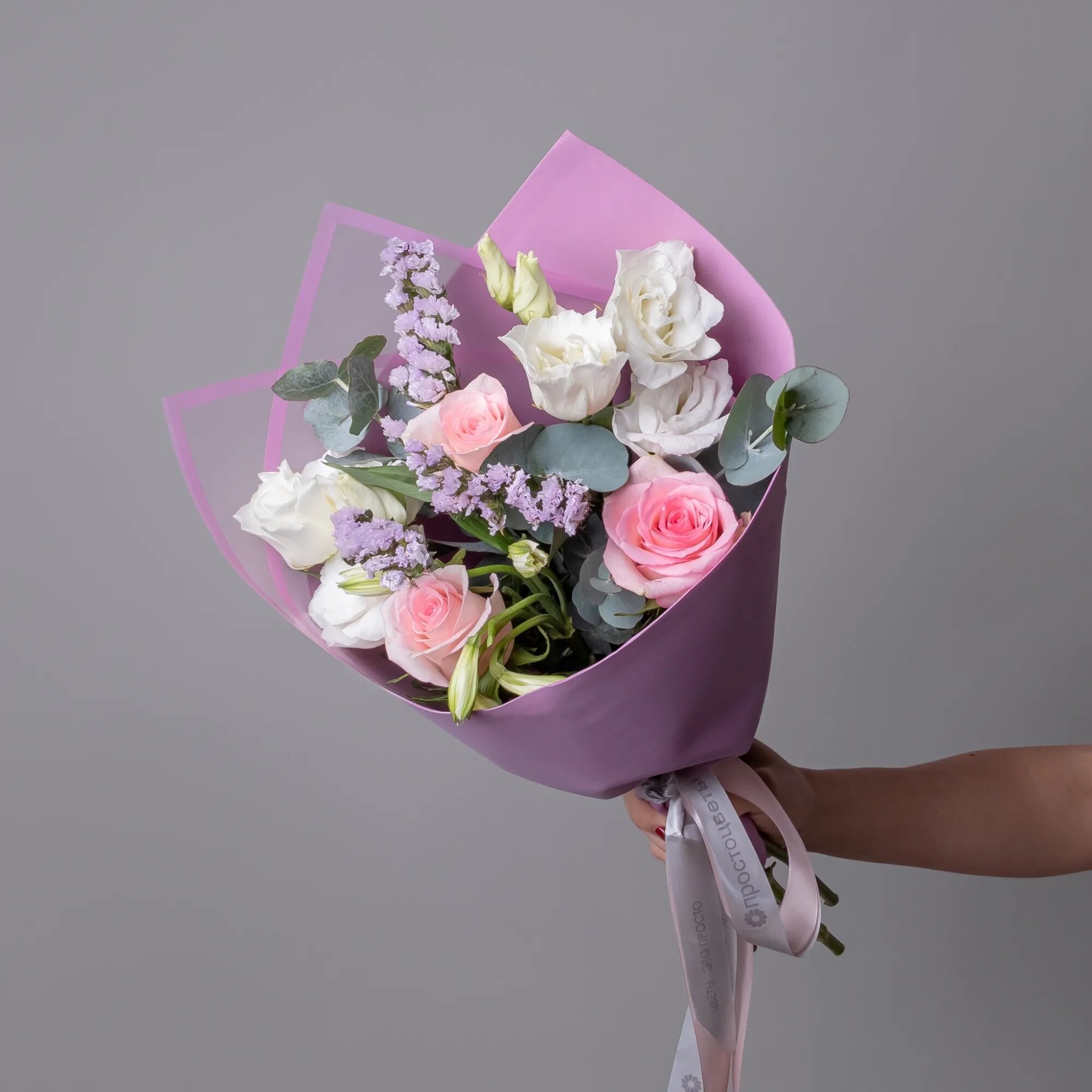 Букет цветов Адель XS в коробке и аквабоксе от "Простоцветы"