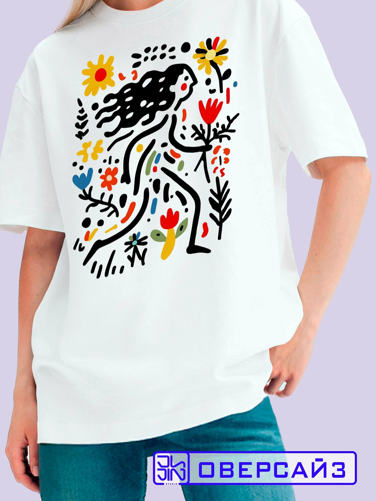 Футболка оверсайз женская с принтом Девушка абстрактная черно-белая с цветочными узорами и ярким подсолнухом, белый хлопковый трикотаж с прикольным рисунком на груди