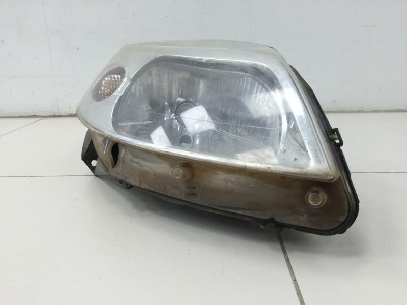 Фара правая Renault Sandero 2009-2014