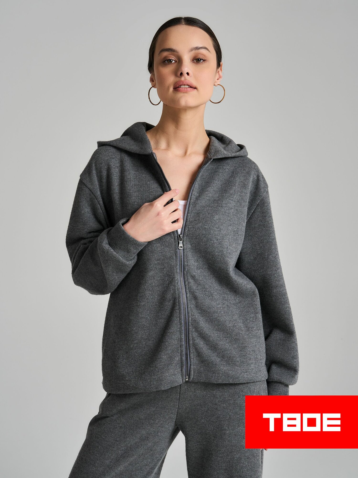 Толстовка спортивная