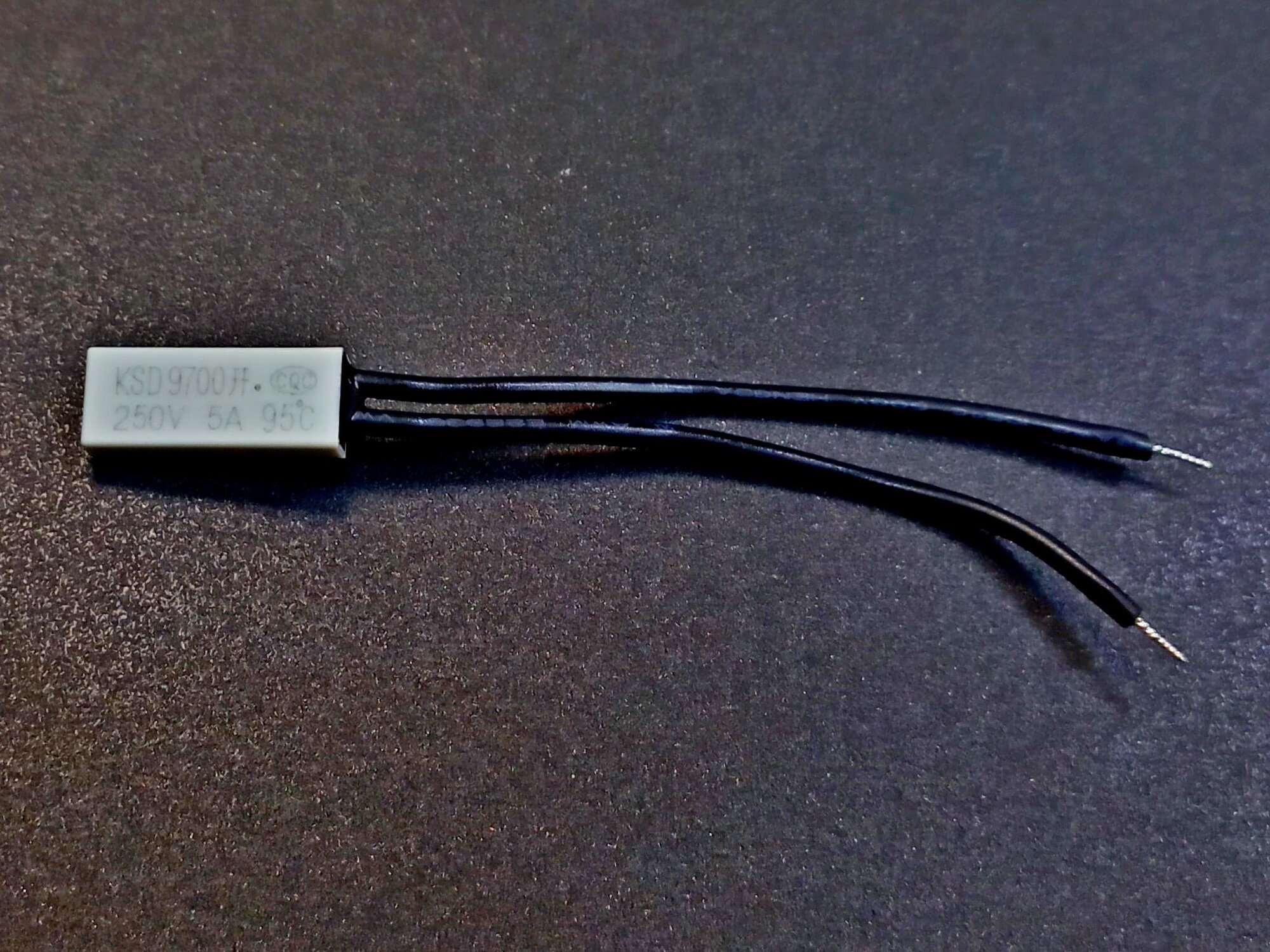 Термостат ksd 9700PL 95 NO 250v 5a пластиковый нормально открытый