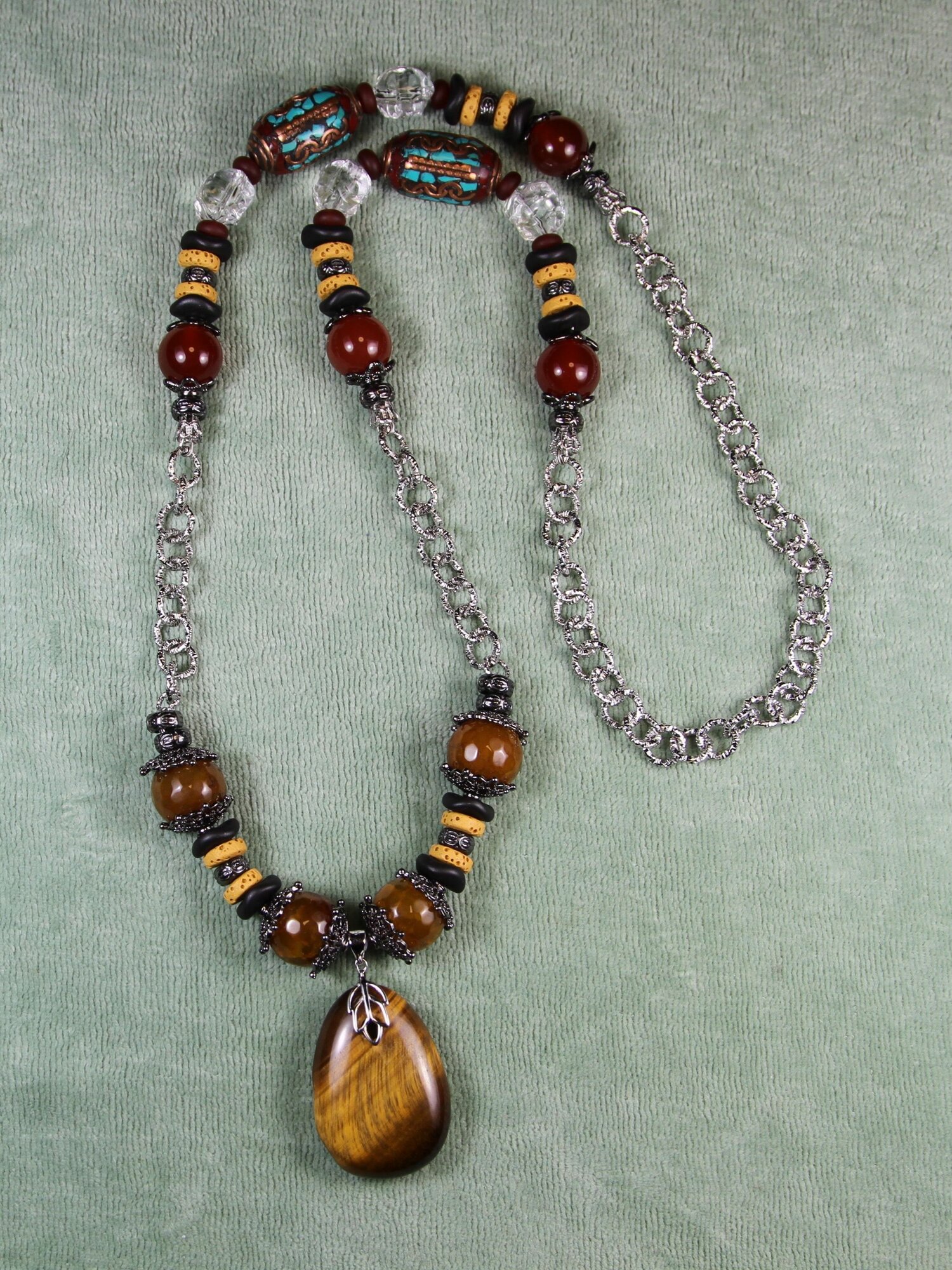 Колье, тигровый глаз