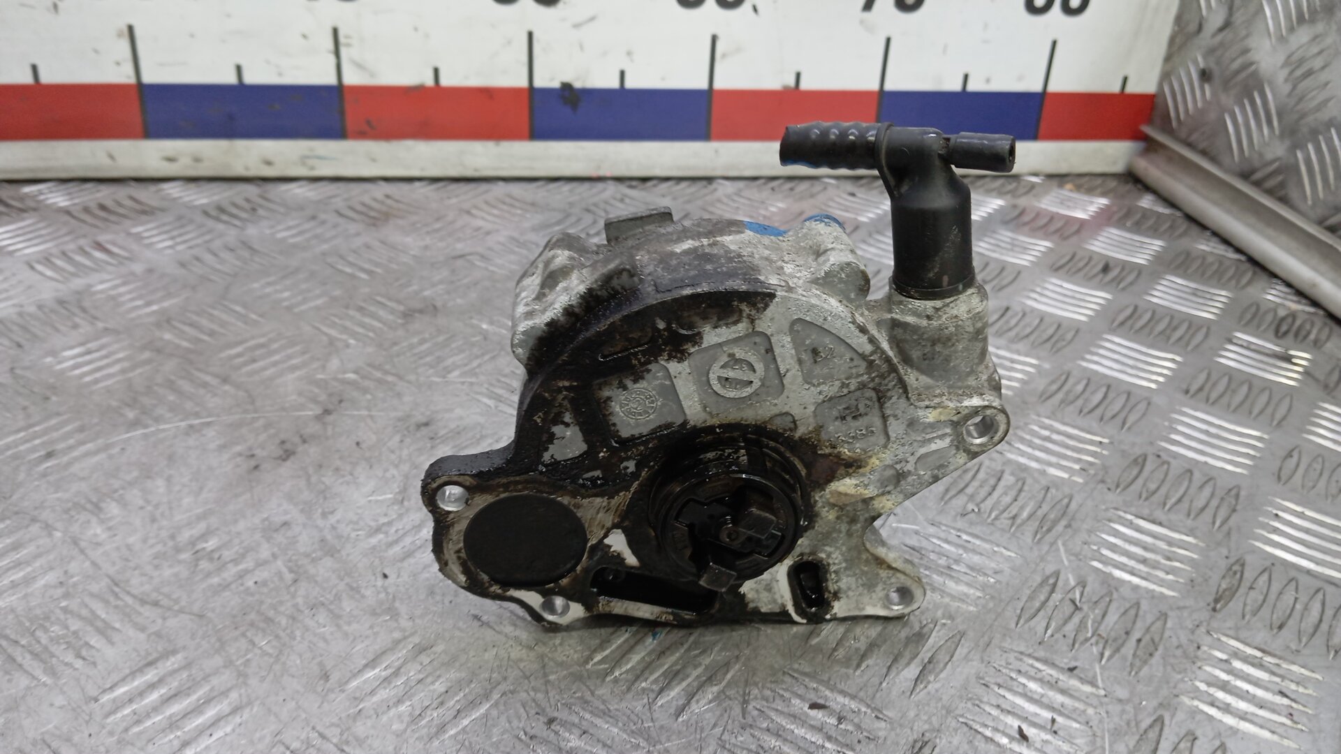 Насос вакуумный SKODA YETI 1, Номер 03L145100F