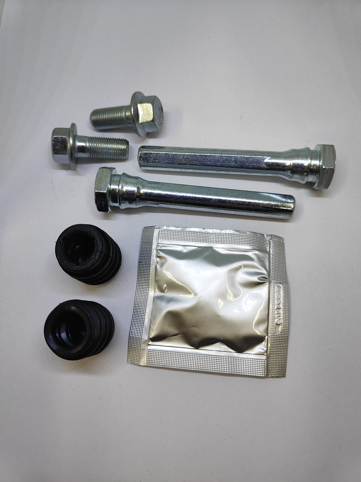 Направляющие переднего суппорта HONDA CIVIC VIII 06- 45262-S0K-A01+45235-S0K0-A0 MasterKit