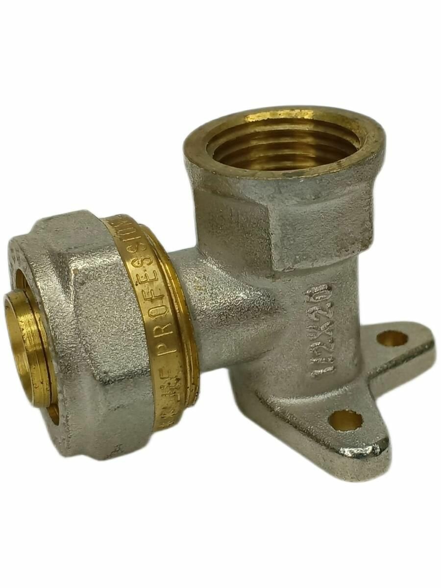 Уголок 1/2"*20 г/ц с креплением