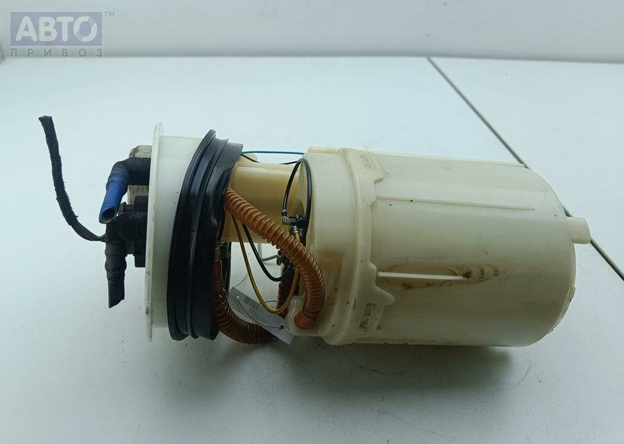 Насос топливный Volkswagen Golf-4