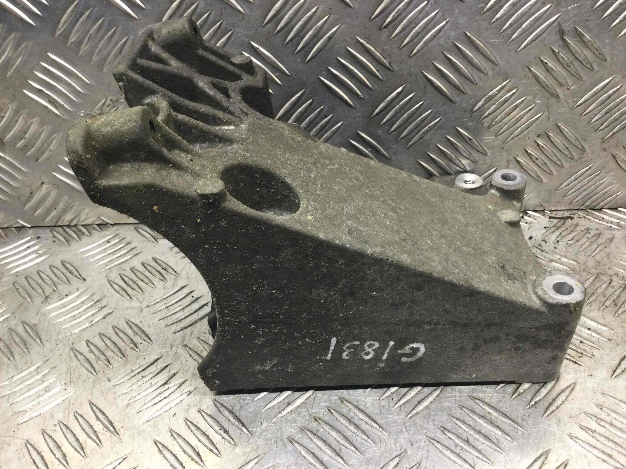 Б/У Кронштейн компрессора кондиционера Ford Focus 2 поколение (2005-2008) 2005 г.