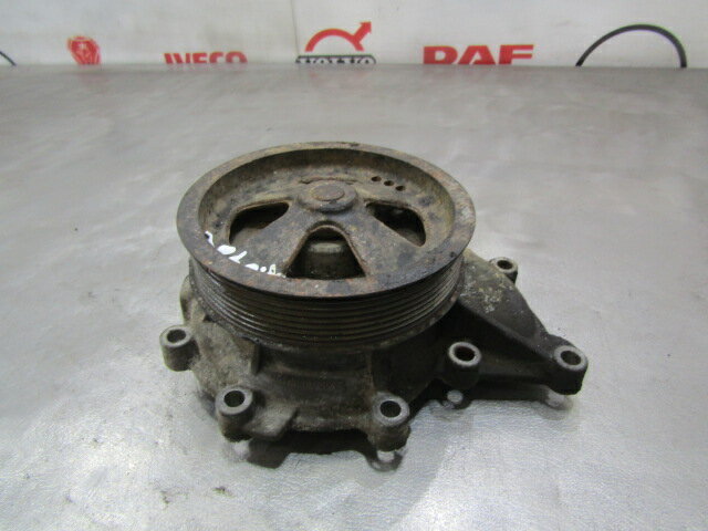 Насос системы охлаждения, помпа двигателя DC12 Scania P, G, R, верхняя часть насоса
