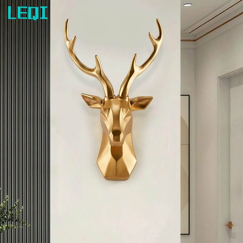 Украшение стены статуи головы оленя золотой