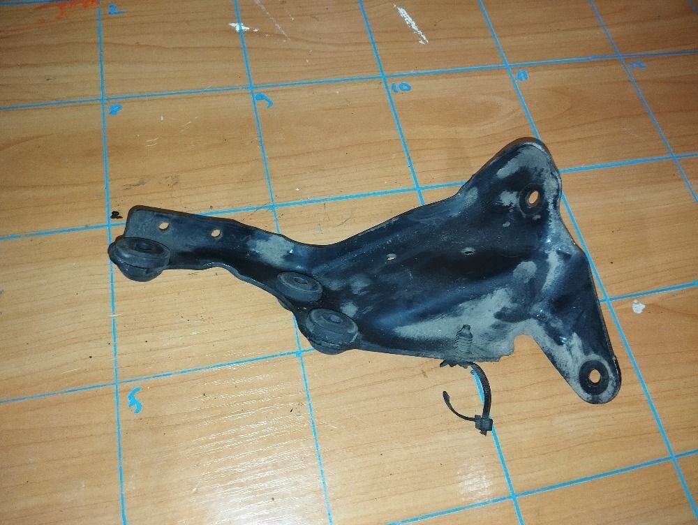 Кронштейн блока АБС Крайслер Вояджер 4 Б/У с пробегом