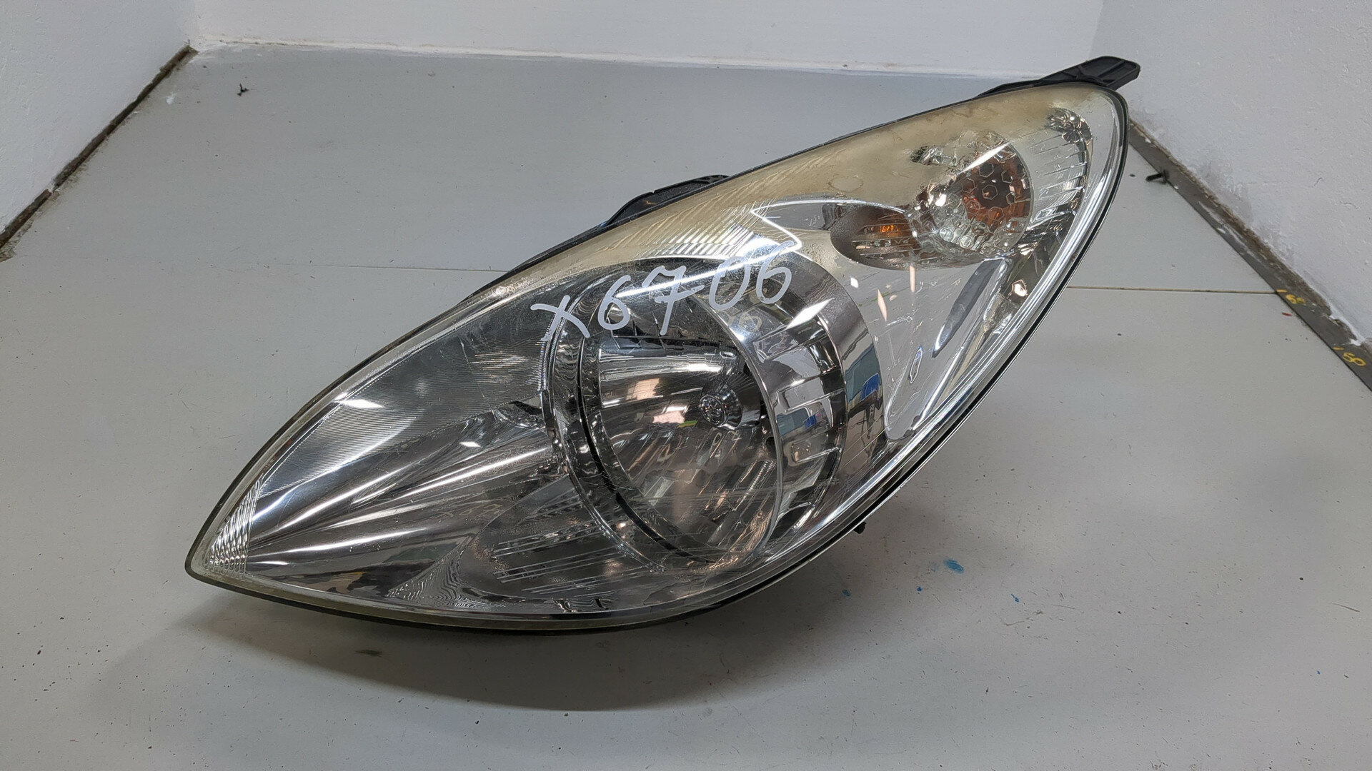 Фара (передняя) левая Hyundai i20 Б/У