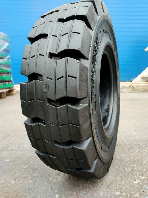 Шина СЕ 15х4.5-8 EmPower стандарт