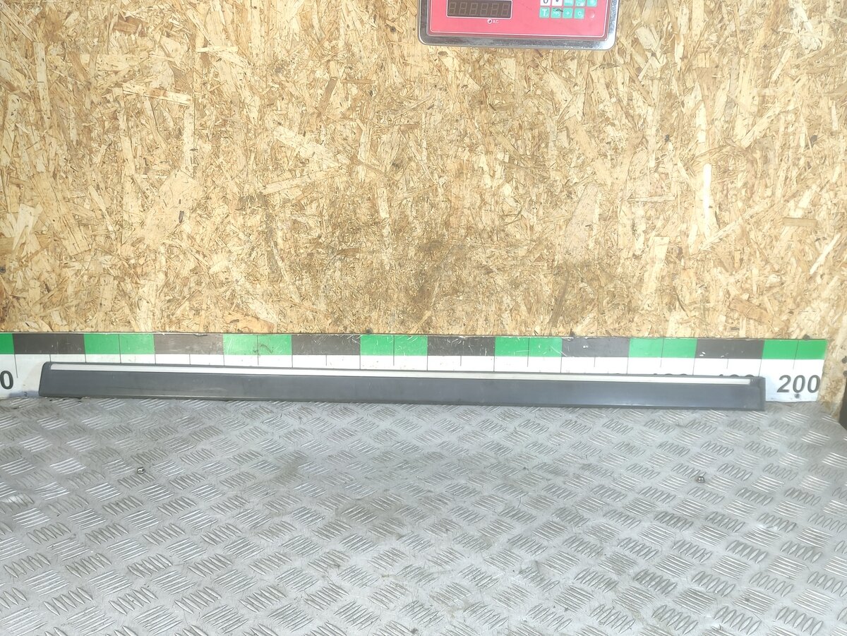 Молдинг двери передней правой PEUGEOT 406 1999-2004 9624432177