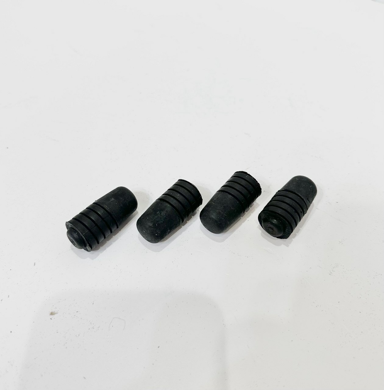 Буфер отбойник капота и крышки багажника 4шт универсальный ВАЗ 2108-2115, Приора Гранта Калина