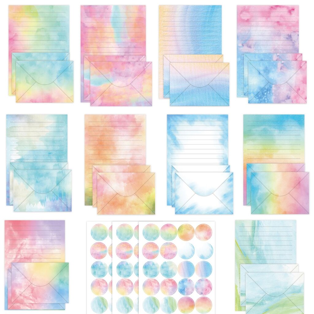 В набор канцелярских принадлежностей из винтажной бумаги входят конверты для писем в тон для свадьбы