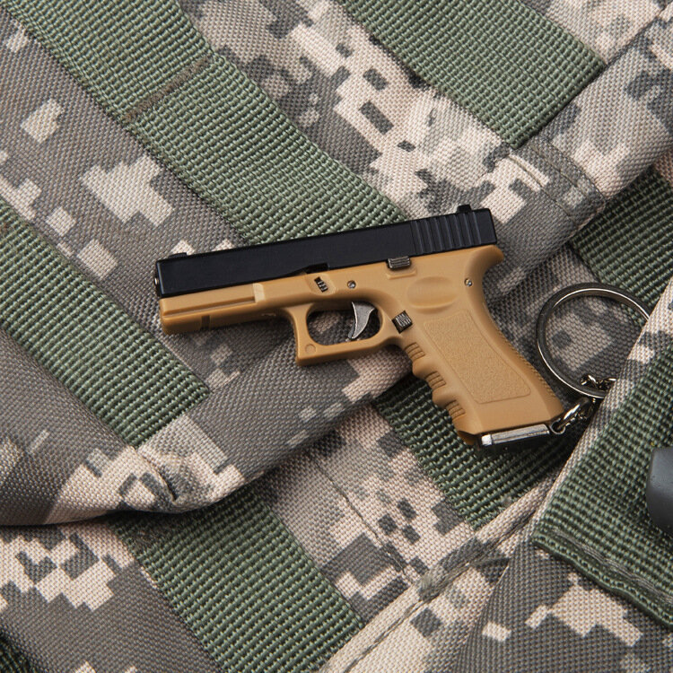 1:3 Масштабная ключница с выбрасываемым корпусом Glock G17, полусплавная, без гравировки, подарок для взрослых, игрушка-подвеска