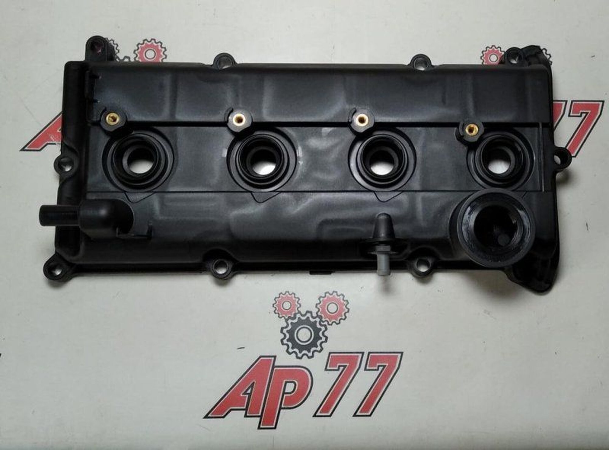 Клапанная крышка Nissan QR20DE, OEM-номер 132648H303, 1 штука