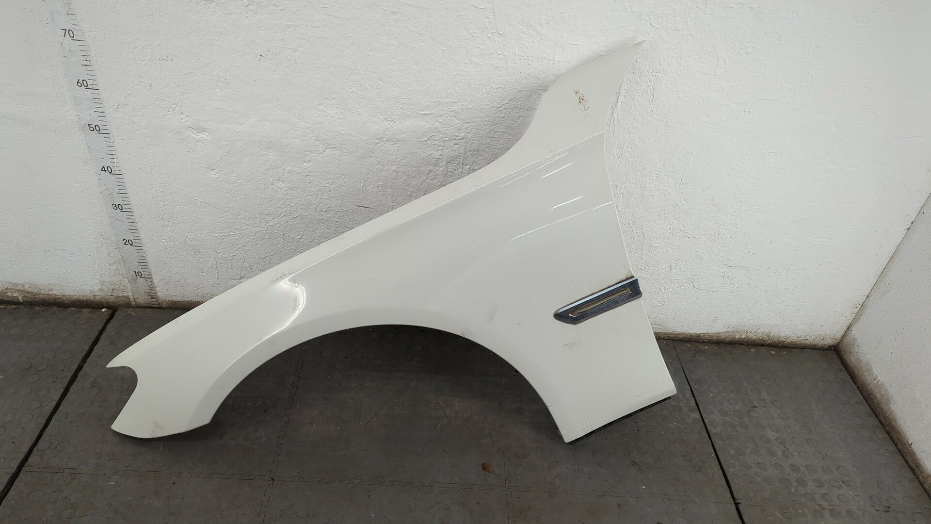 Крыло левое переднее BMW 7 F01 Б/У