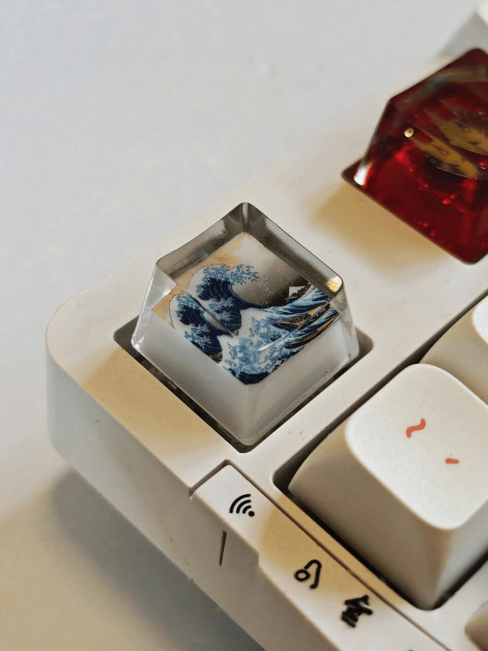 Кейкап для механической клавиатуры GearPunk Большая волна в Канагаве, прозрачный Artisan из смолы