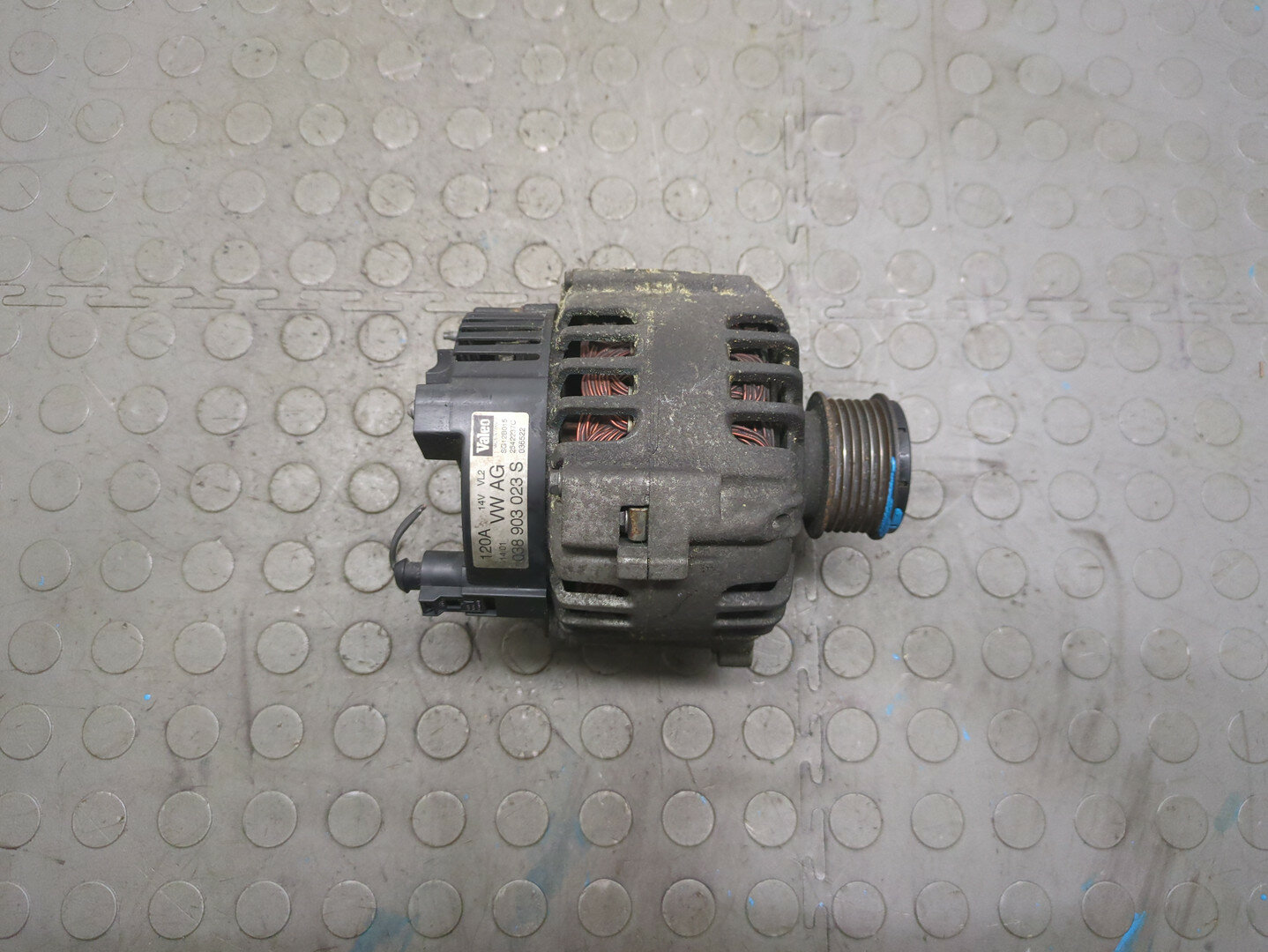 Генератор Volkswagen Golf 4 Б/У