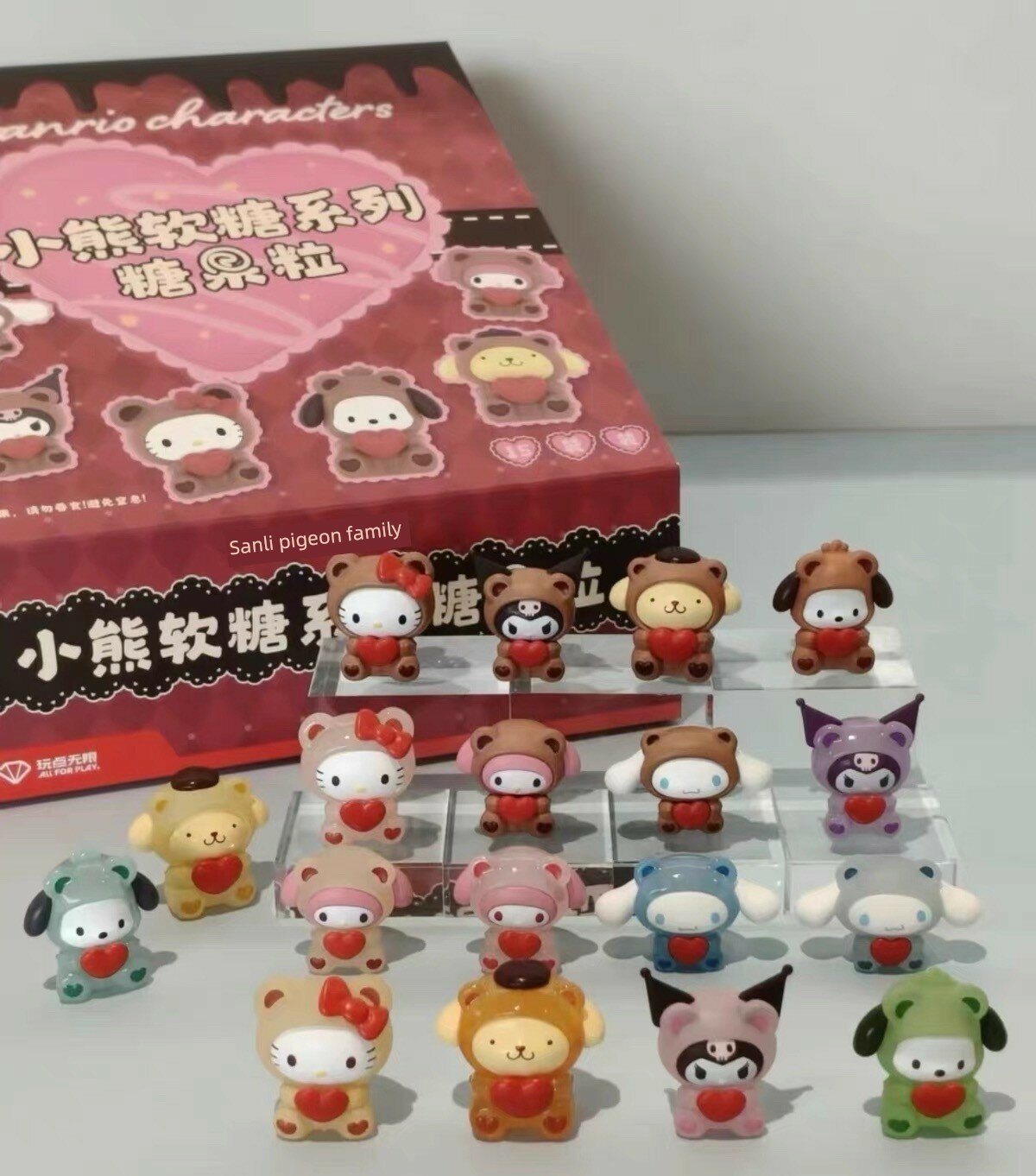 Оригинальные конфеты-жевательные резинки Sanrio Family Gummy Bear в капсулах, коллекционные фигурки в закрытых