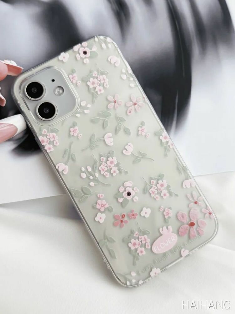 Чехол на iPhone 12 — фото 1