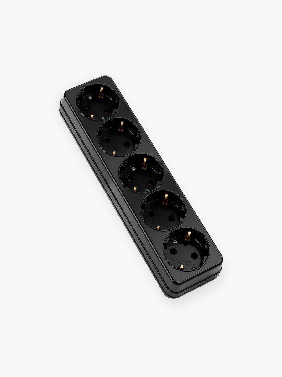 Розетка накладная "Электро Rio"5 гнезд, с заземлением, черная