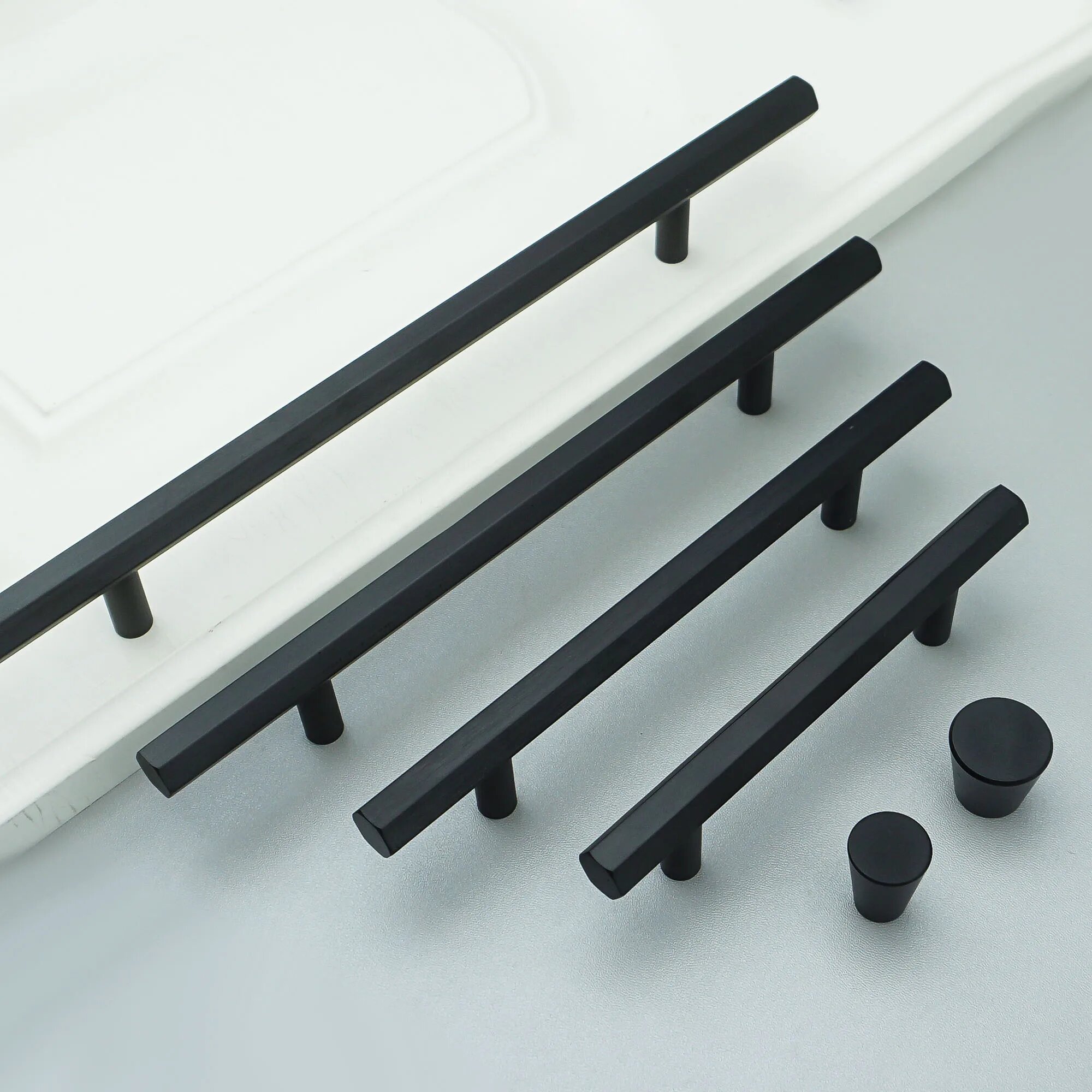 Ручки для шкафов Hexagon матовые золото/черный алюминиевый Черный, 192mm hole centers, Matte Black