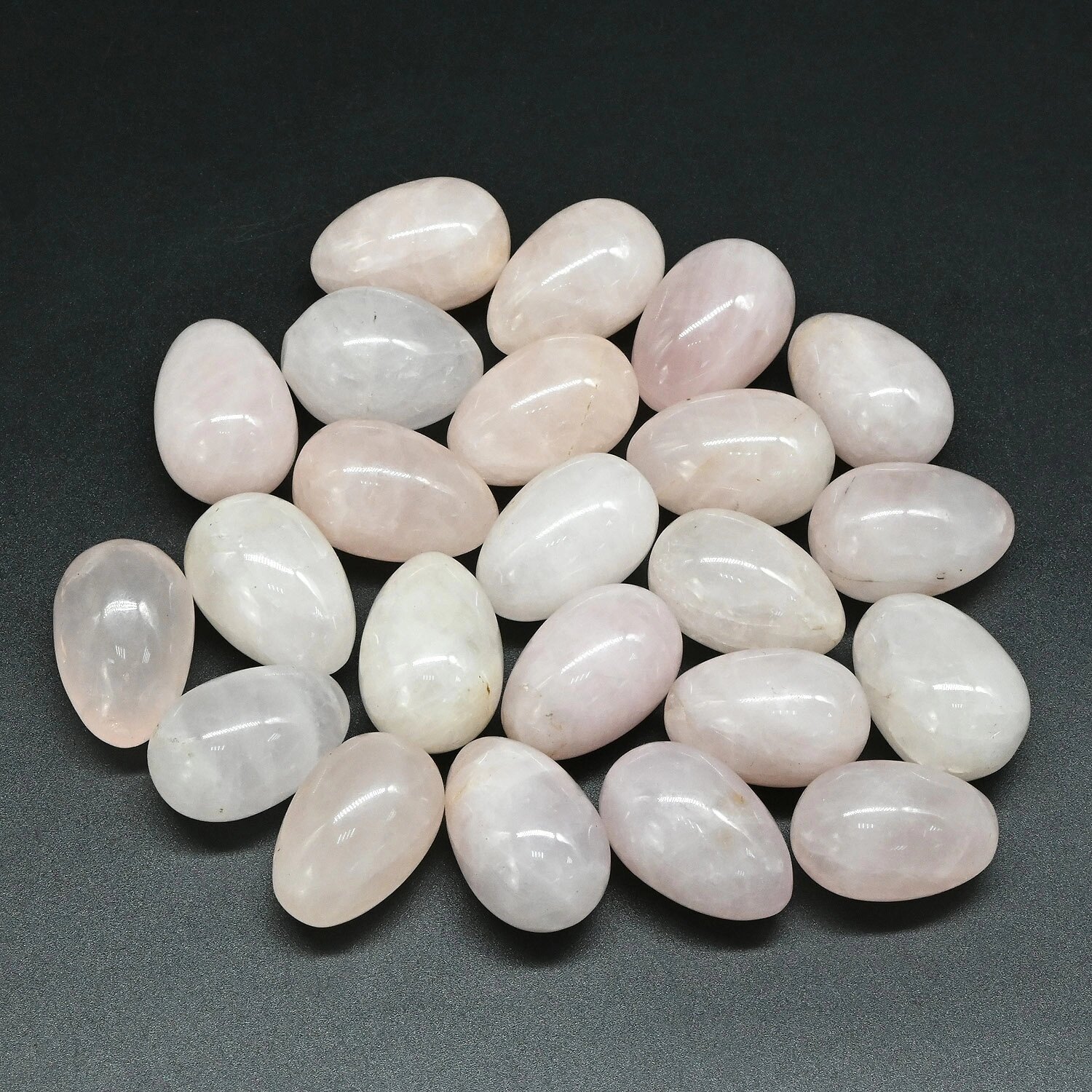 Яйцо из розового кварца 20*30мм, 17г .