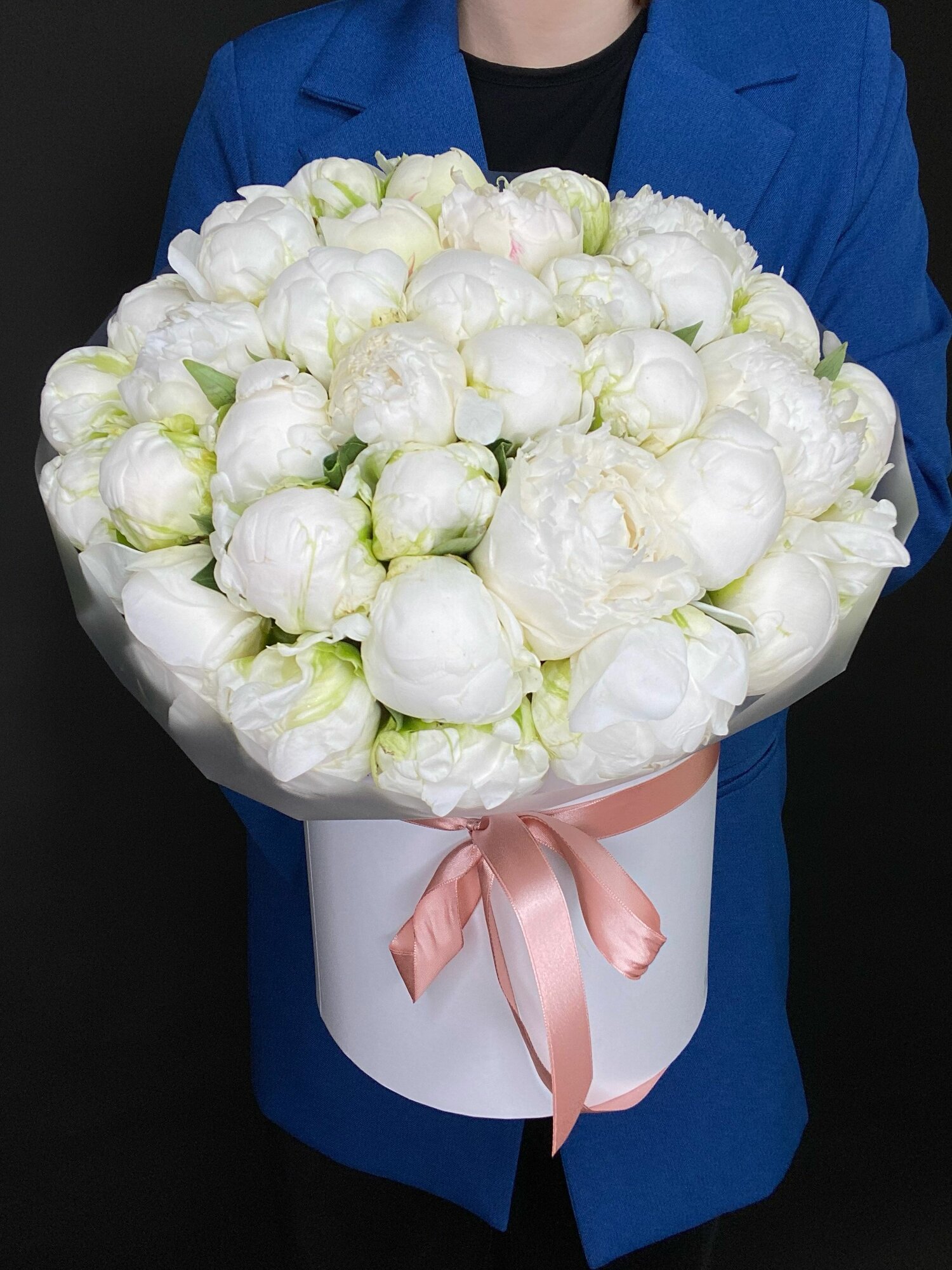 Пионы в коробке