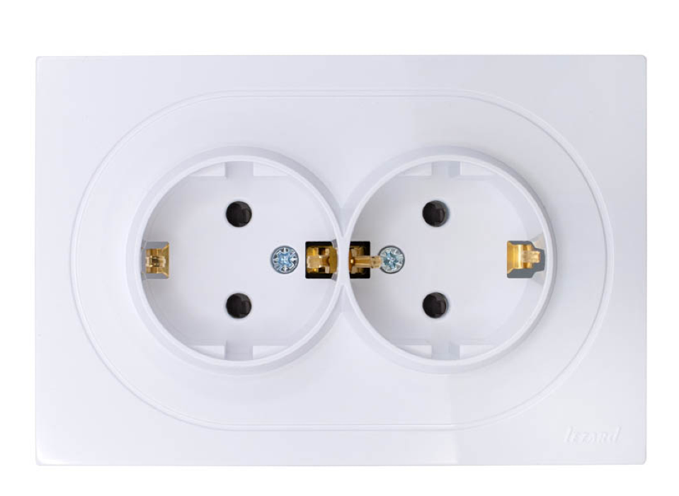 Розетка силовая штепсельная Lezard / Лезард OSEN ПБТ круглая, белый 2-местная с заземляющими контактами и защитными шторками, 744-0200-127BPCH / электрооборудование