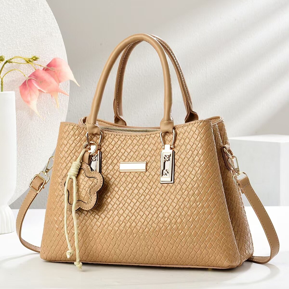 Стильная городская сумка A95967: современный минимализм