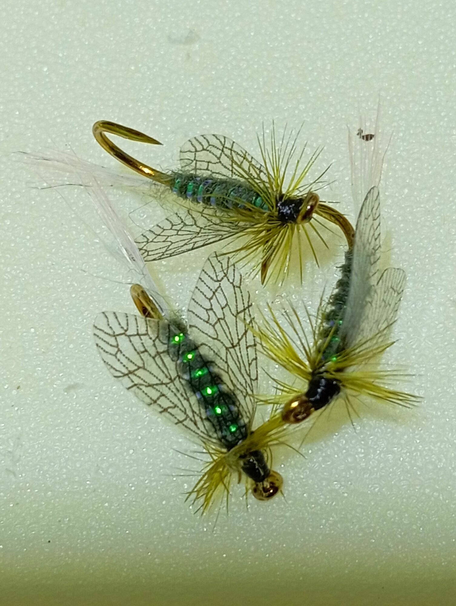 Мушка на хариуса и другую рыбу. На одинарном крючке номер 10. 3 штуки.