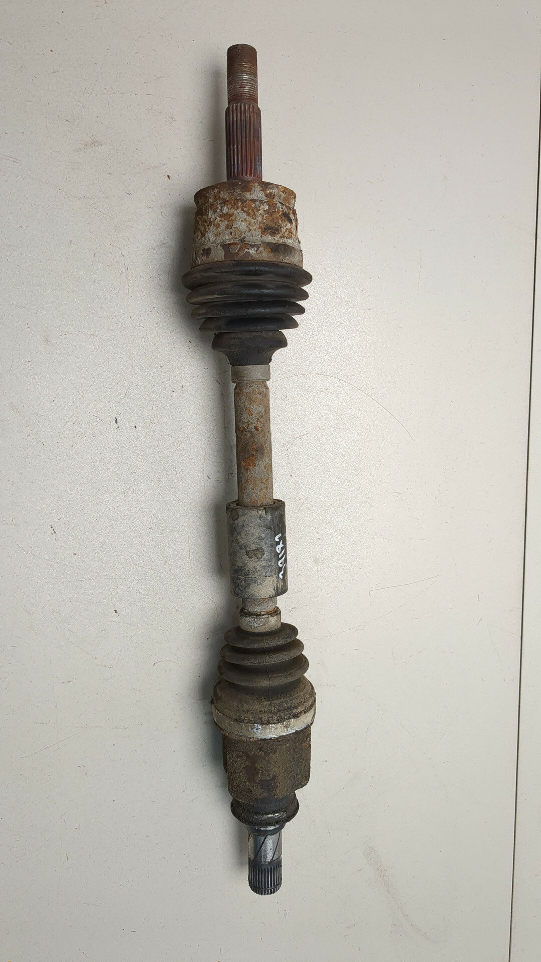 Полуось (вал, шрус) левая передняя Mitsubishi Colt Б/У