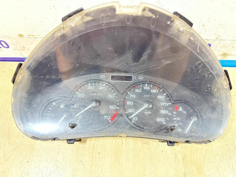 Панель приборов Peugeot 206 9656696180
