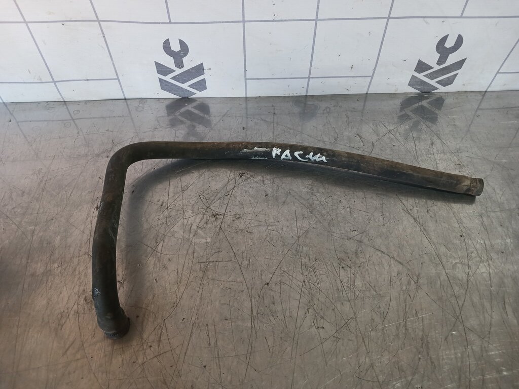 Патрубок радиатора Audi 80 90 B3 86-91