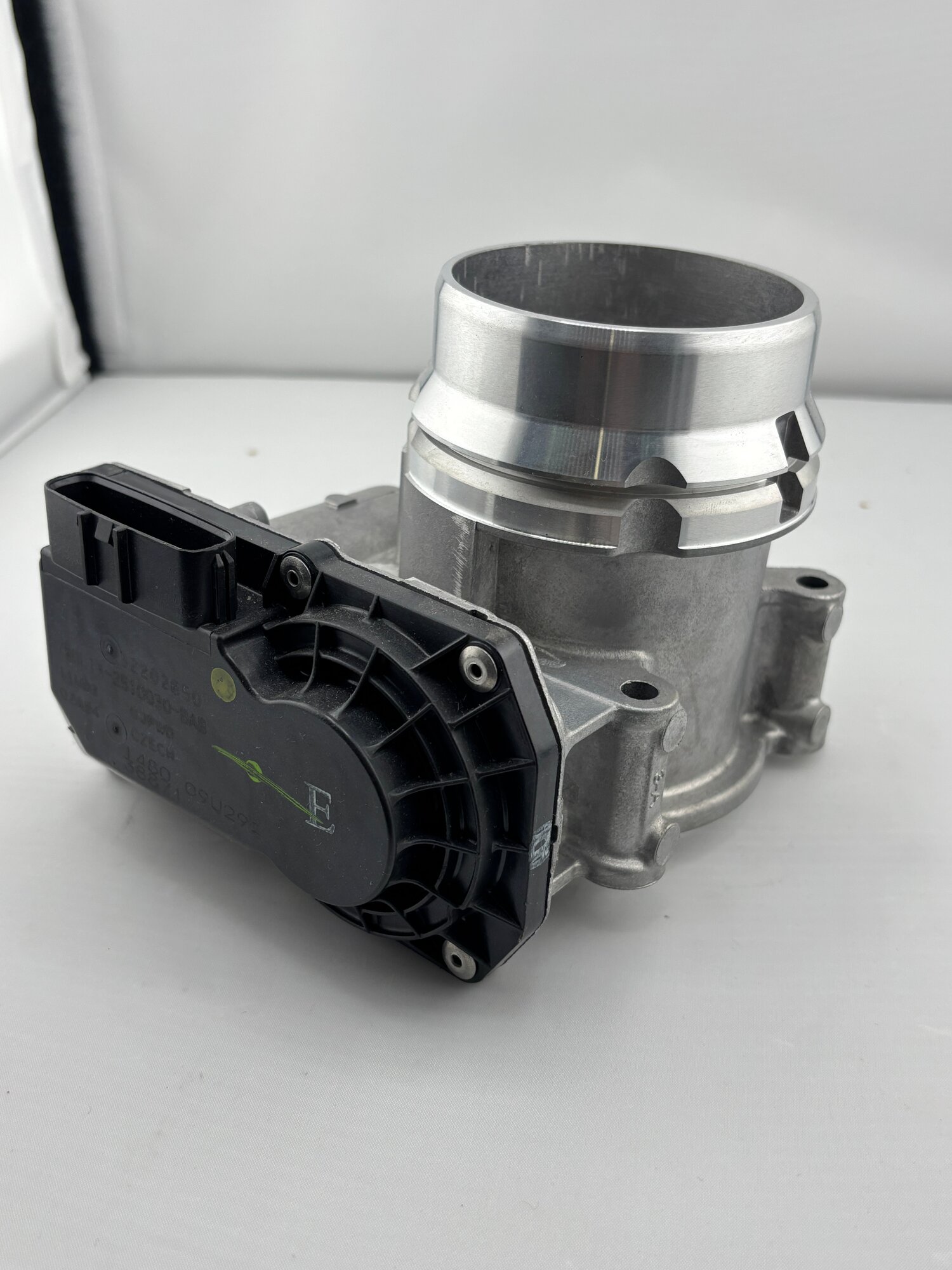 Корпус Дросселя/Дросельная заслонка для VOLVO арт. 32202650 . оригинал