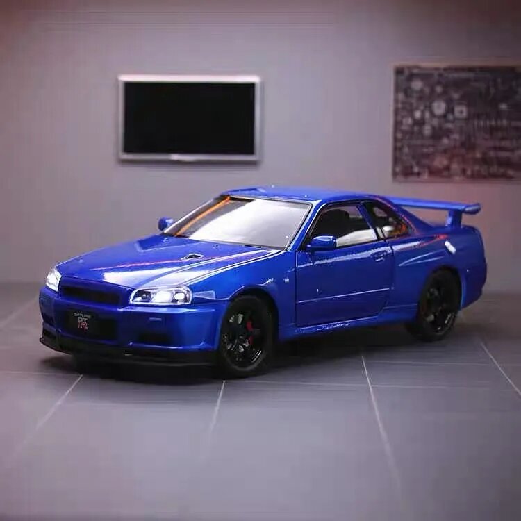 Миниатюрная модель автомобиля из литого металла Ниссан Скайлайн GTR R34, Быстрый и яростный, модель автомобиля Игрушки 1:18 Nissan Skyline GTR R34, Fast and Furious, со светом и звуками